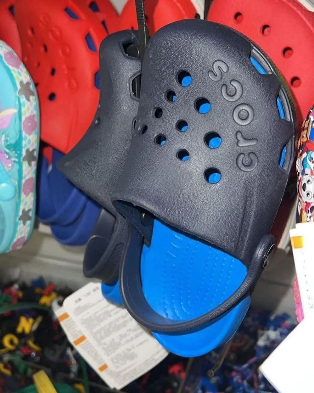 Order Crocs Sandals Pallet | Largo Pallets